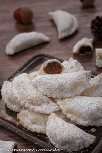 Italian Christmas Cookies with Chestnut Chocolate Filling | Chestnut ...