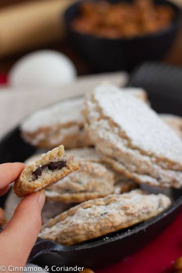 German Hazelnut Meringue Cookies - a German Christmas Cookie Recipe ...