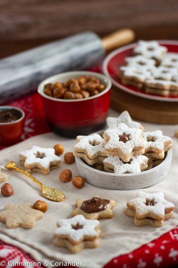 Hazelnut Sandwich Cookies with Nutella Filling - Cinnamon&Coriander
